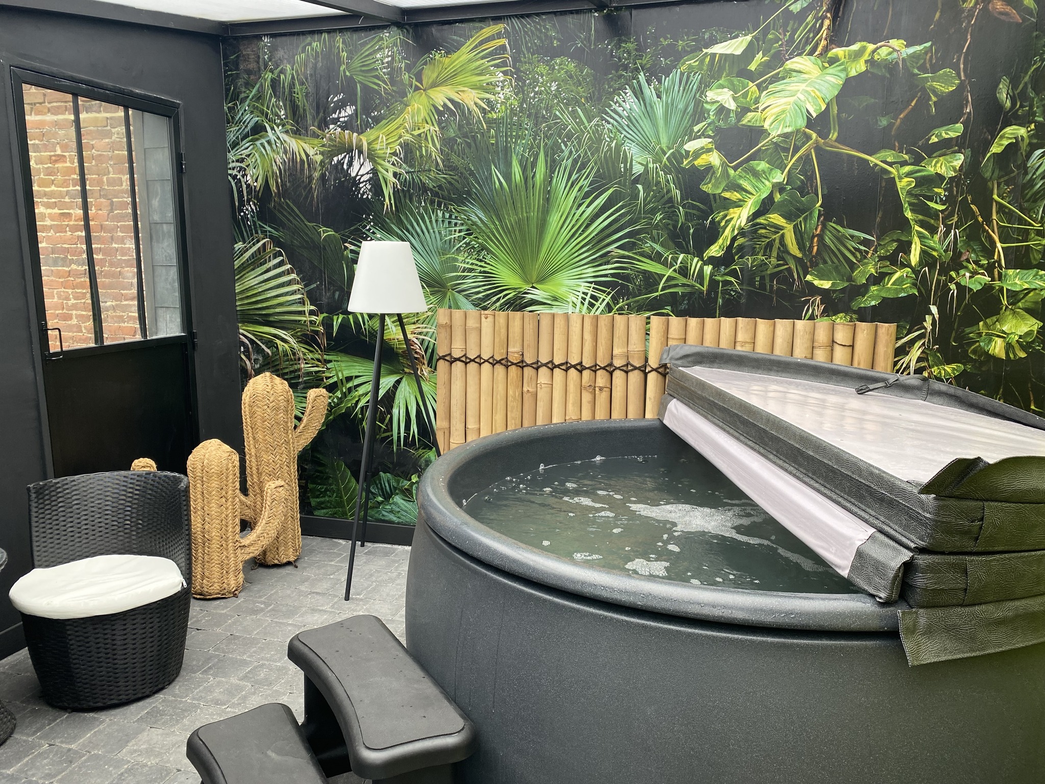 Spa 4/5 places – Rond – Mouv Spa